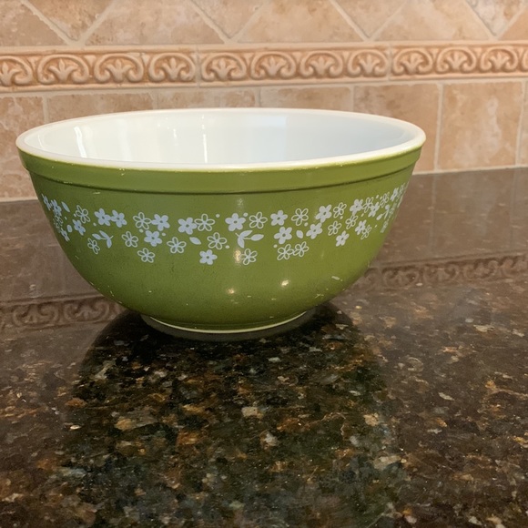 Pyrex | Kitchen | Vintage Pyrex Mixing Bowl 25 Qt Spring Blossom Green ...